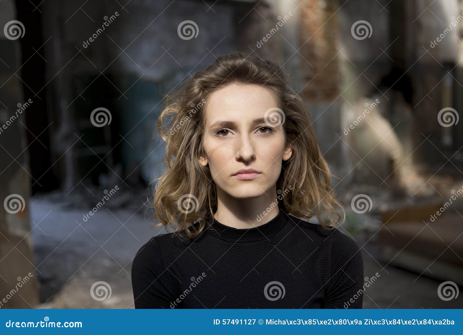 Ritratto Di Bella Donna Bellezza Naturale Immagine Stock - Immagine di ...