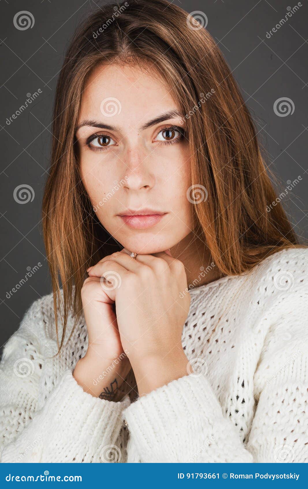 Ritratto di bella signora immagine stock. Immagine di caucasico - 91793661