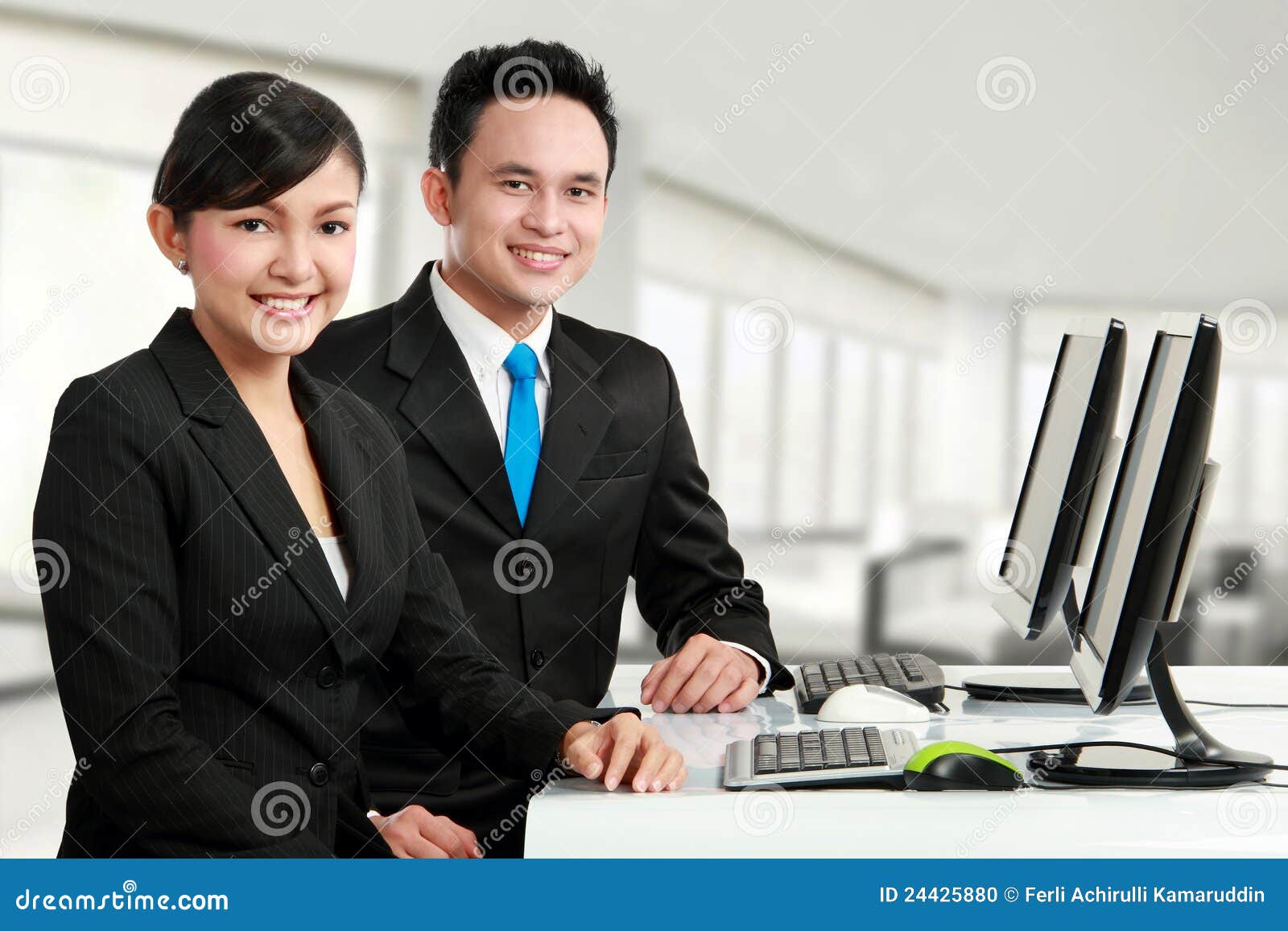 Ritratto Di Funzionamento Di Impiegato Fotografia Stock - Immagine di ...