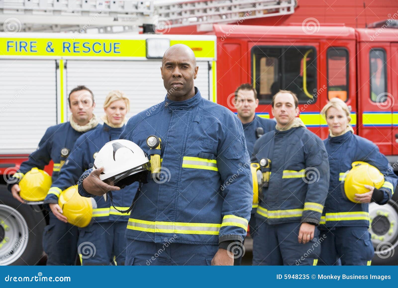 Ritratto Di Un Gruppo Di Pompieri Immagine Stock - Immagine di ...