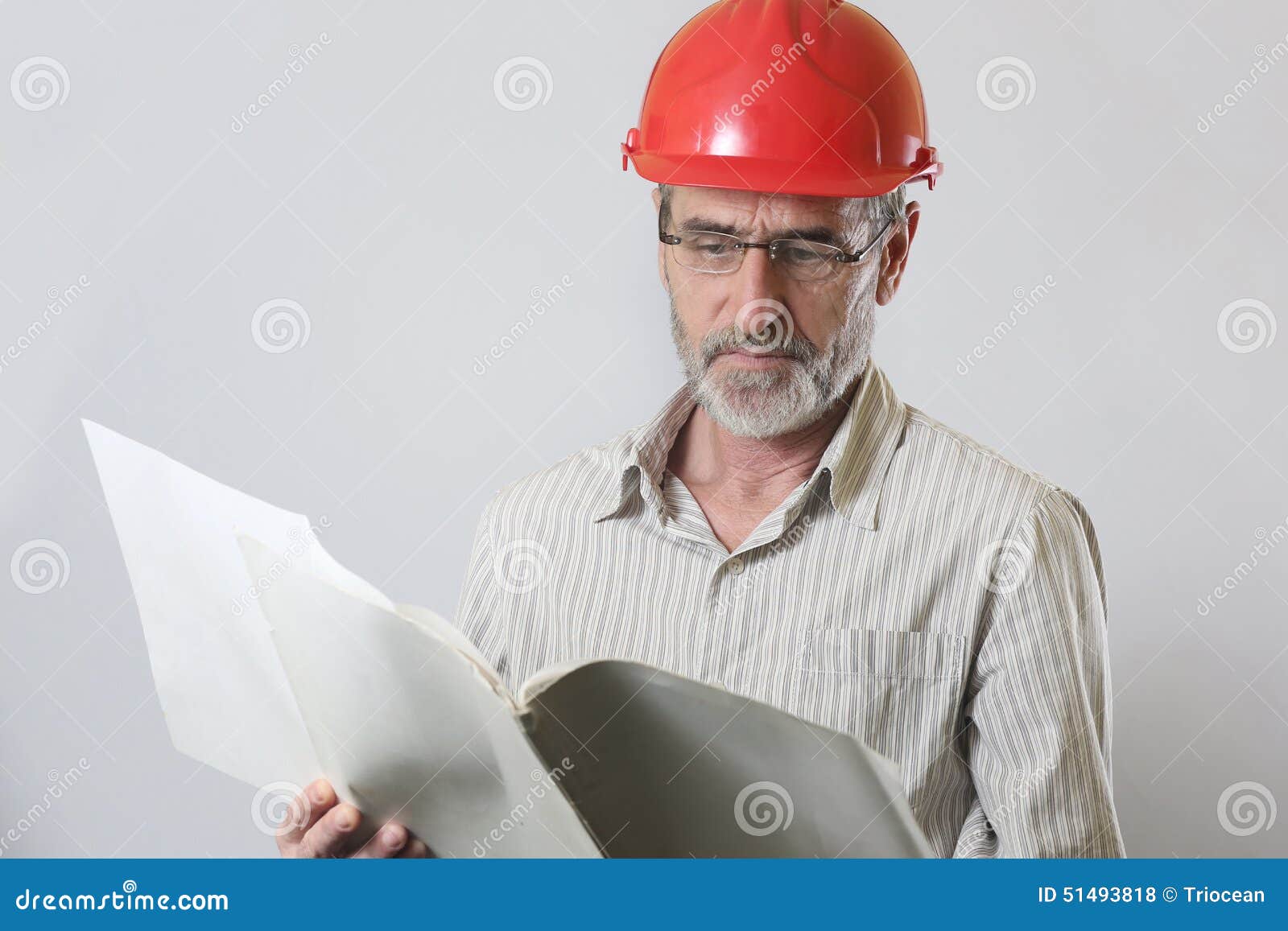 Ritratto di un ingegnere fotografia stock. Immagine di consacrato ...