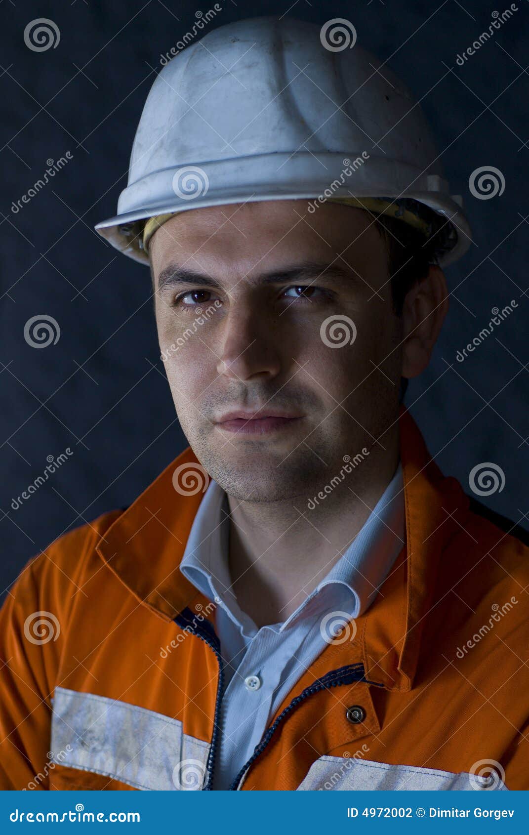 Ritratto di un operaio fotografia stock. Immagine di miniera - 4972002