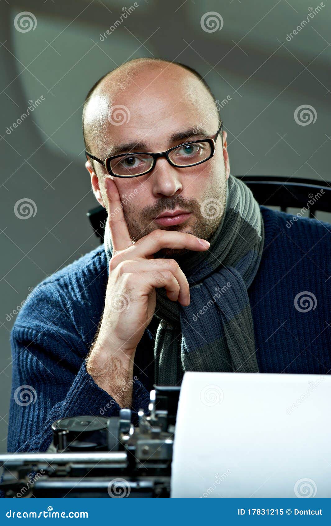 Ritratto Di Un Produttore Calvo Immagine Stock - Immagine di ...