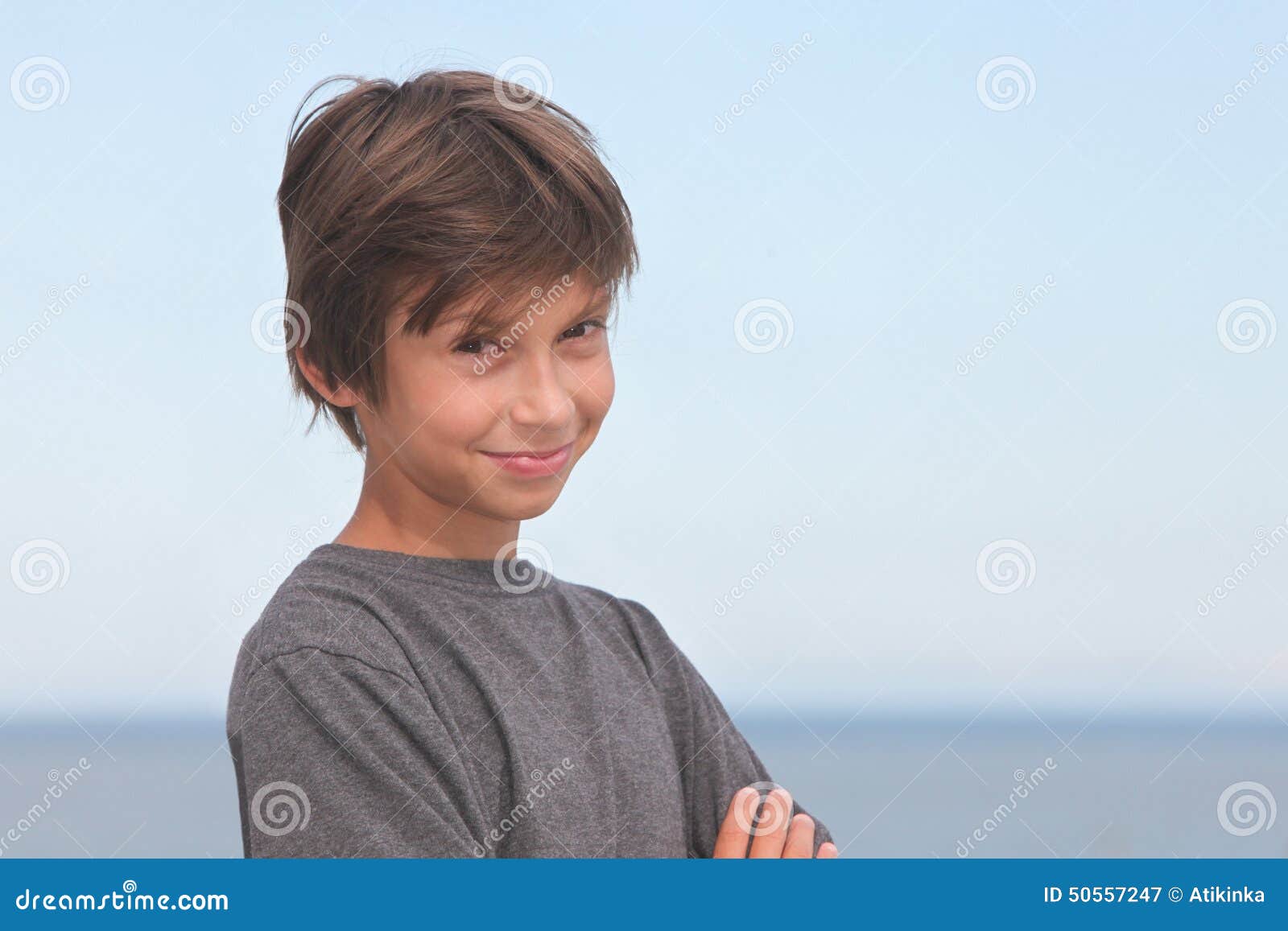 Ritratto Di Un Ragazzo Felice Immagine Stock - Immagine di estate ...