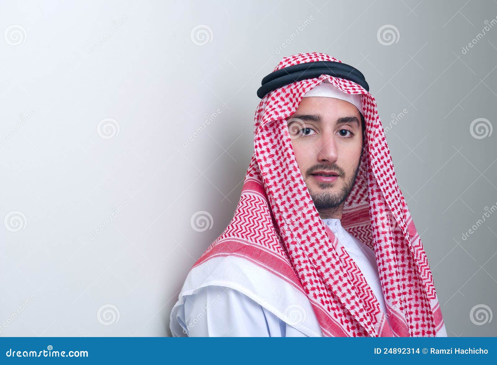 Ritratto Di Un Uomo D'affari Arabo Bello Fotografia Stock - Immagine di ...