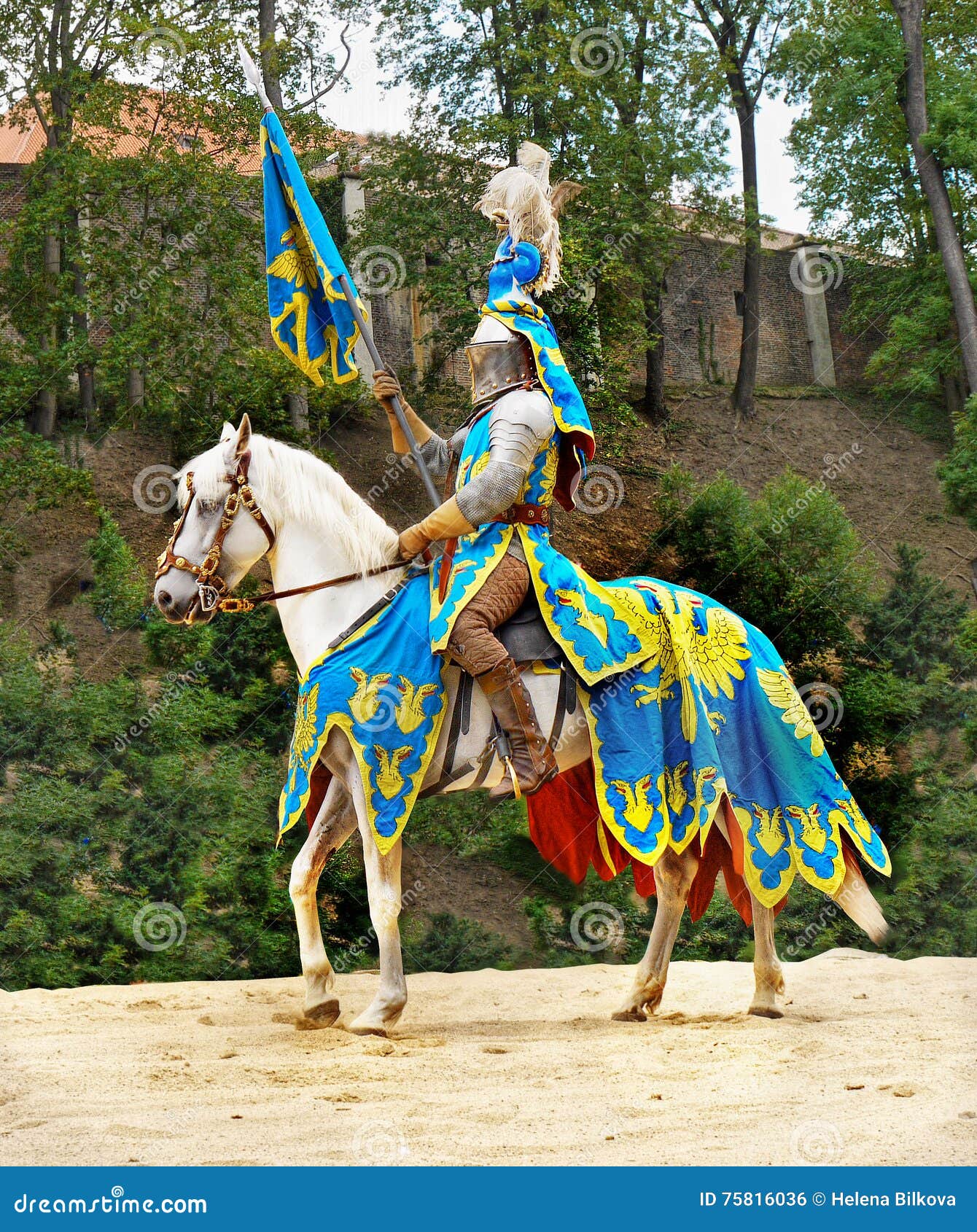 Ritter auf Pferd redaktionelles foto. Bild von tschechisch - 75816036