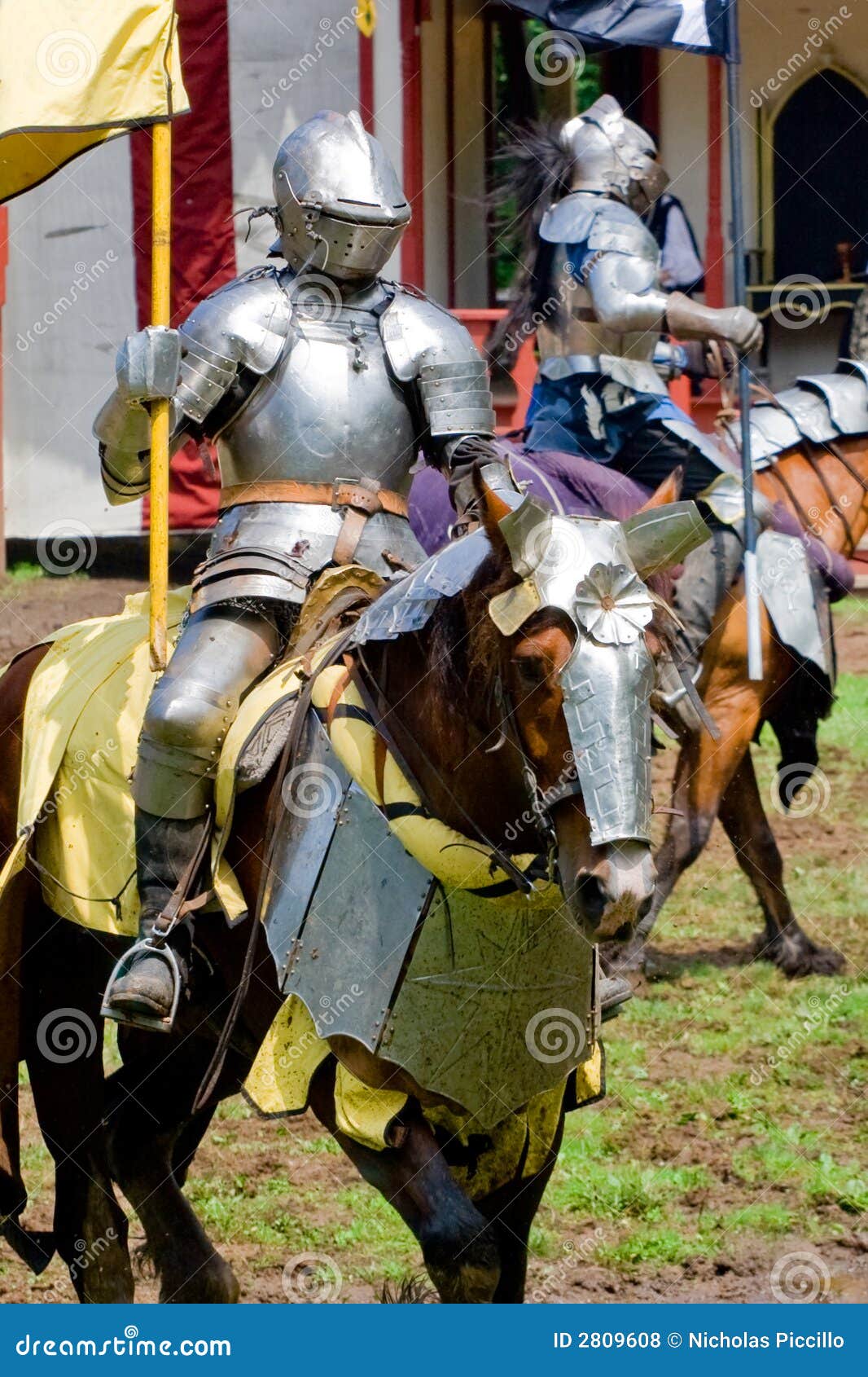 Ritter an Der Renaissance Angemessen Stockfoto - Bild von erscheinen ...