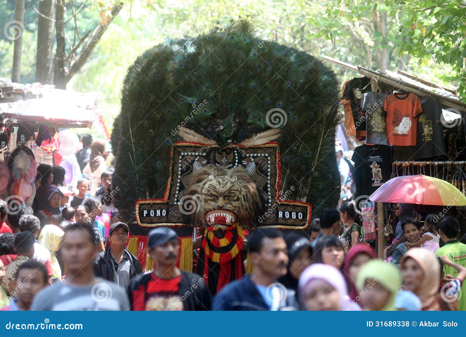 Ritual syawal de Grebeg foto de stock editorial. Imagem de central ...