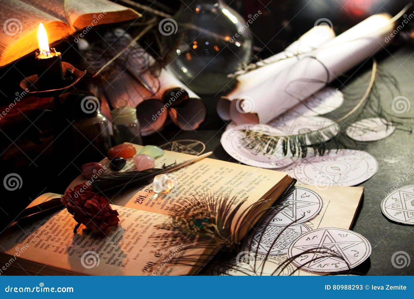 Rituale di magia nera immagine stock. Immagine di gotico - 80988293