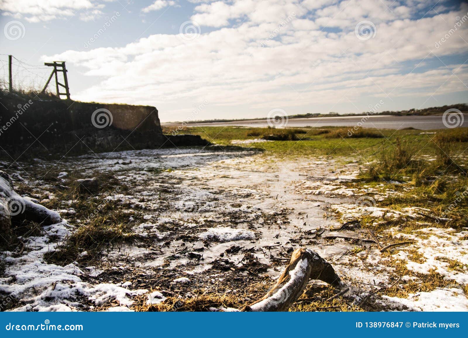 Snowy river bank stock image. Image of snowy, bank, river - 138976847