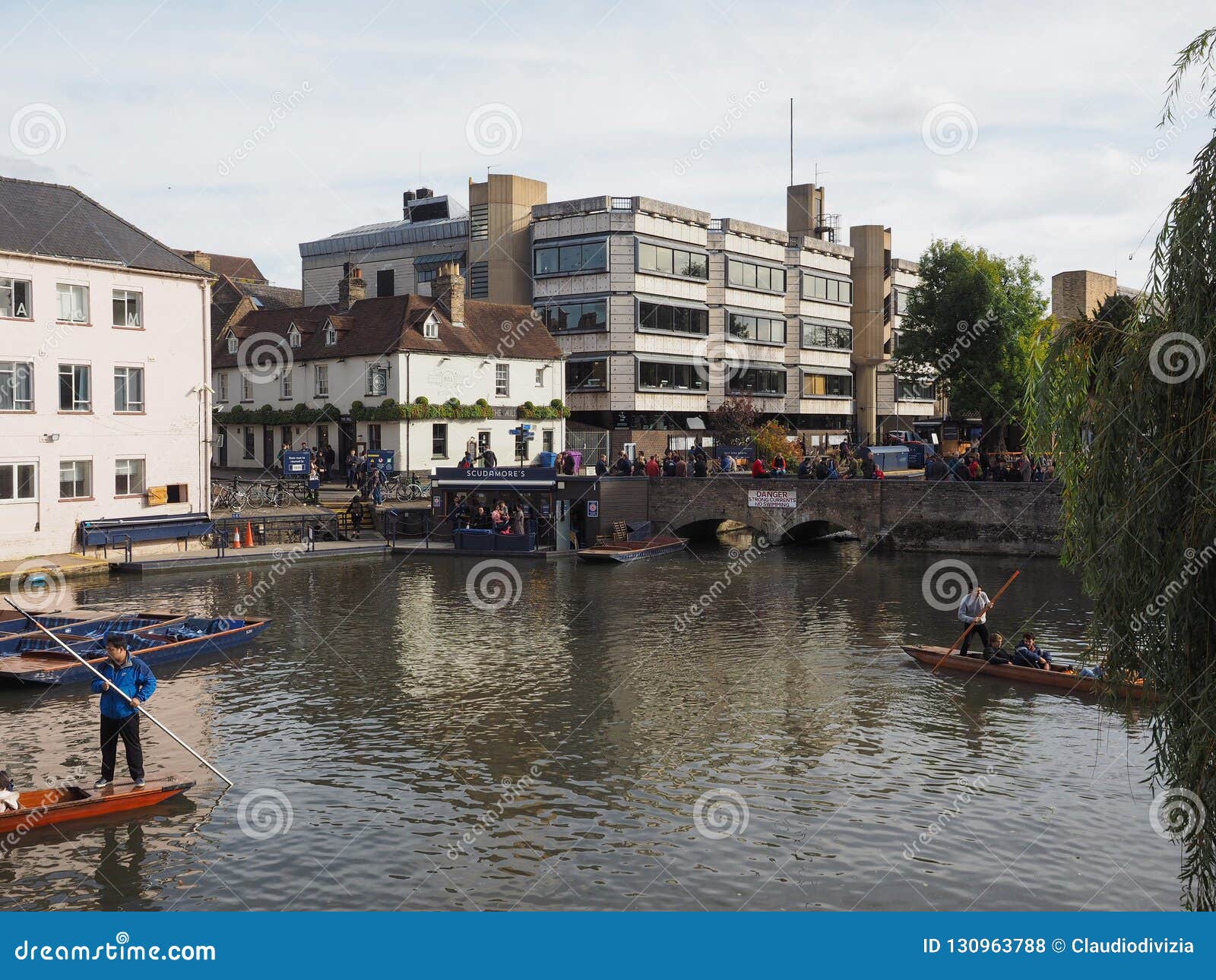 River Cam in Cambridge editorial stock photo. Image of panorama - 130963788