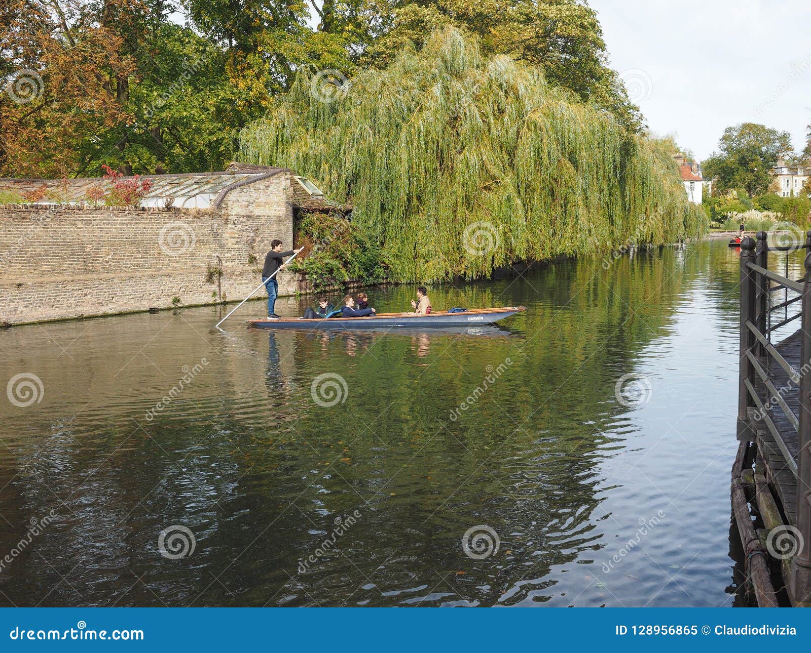 River Cam Punting in Cambridge Editorial Image - Image of european ...