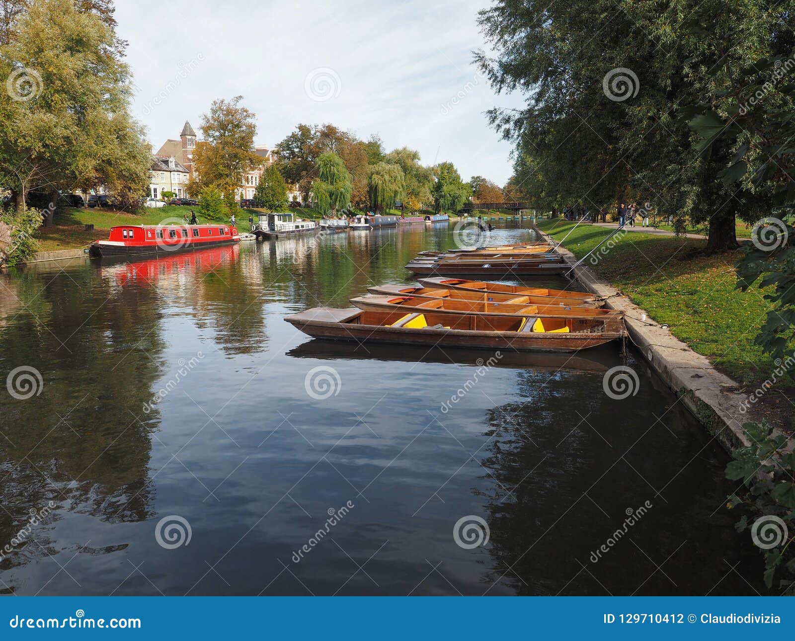 River Cam Punting in Cambridge Editorial Photography - Image of river ...