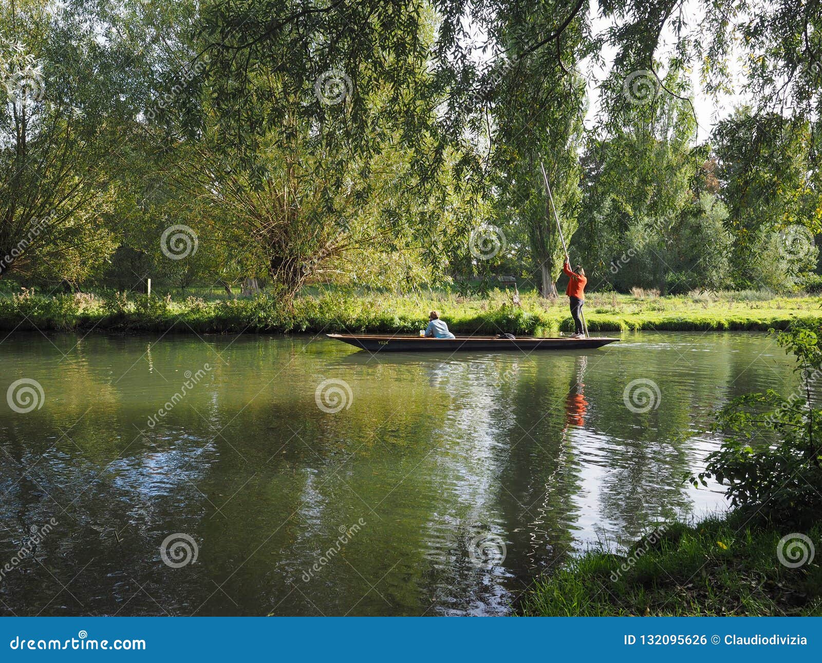 River Cam Punting in Cambridge Editorial Photo - Image of great ...