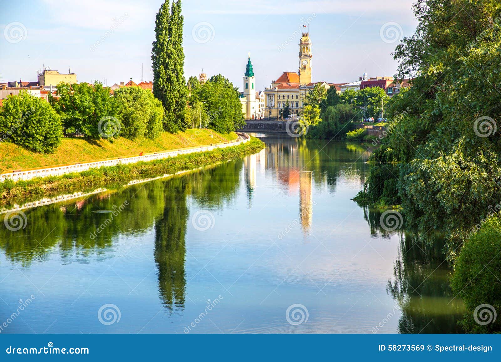 The River Crisul Repede Flowing through Oradea Stock Image - Image of ...