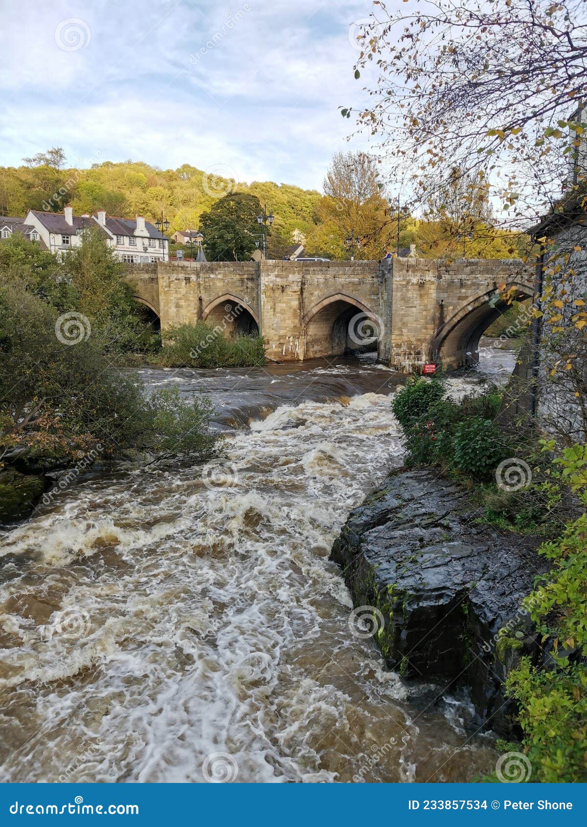 River Dee at Llangollen Bridge Stock Photo - Image of crossing, arches ...
