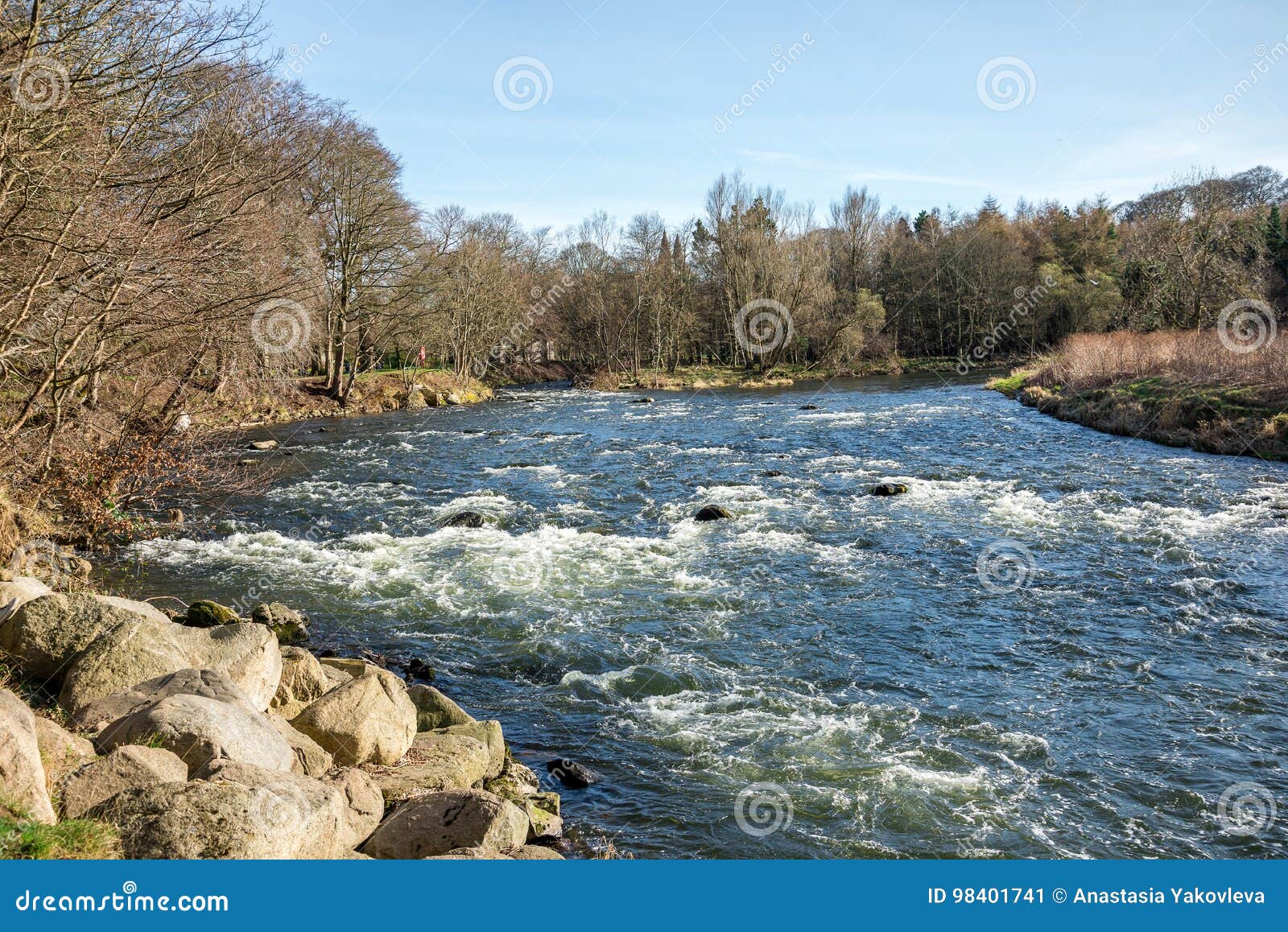 River Don Flowing in Seaton Park, Aberdeen Stock Image - Image of north ...