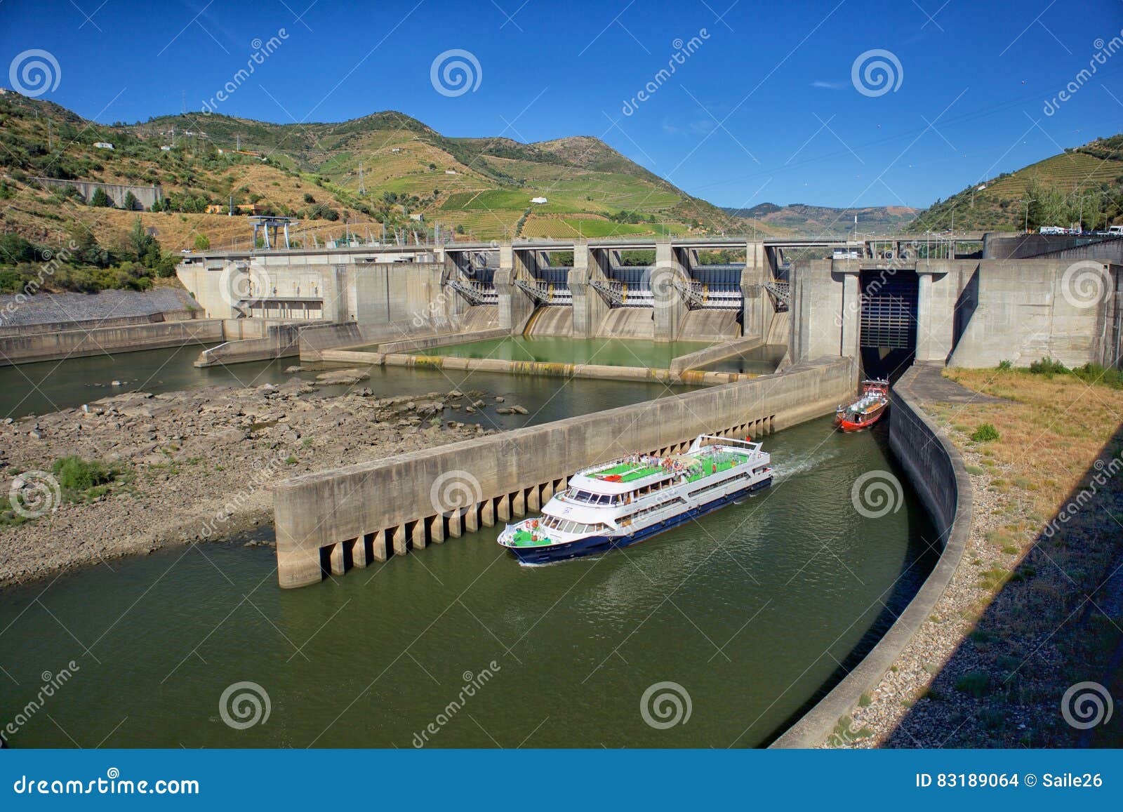 River Duoro editorial stock image. Image of landscape - 83189064
