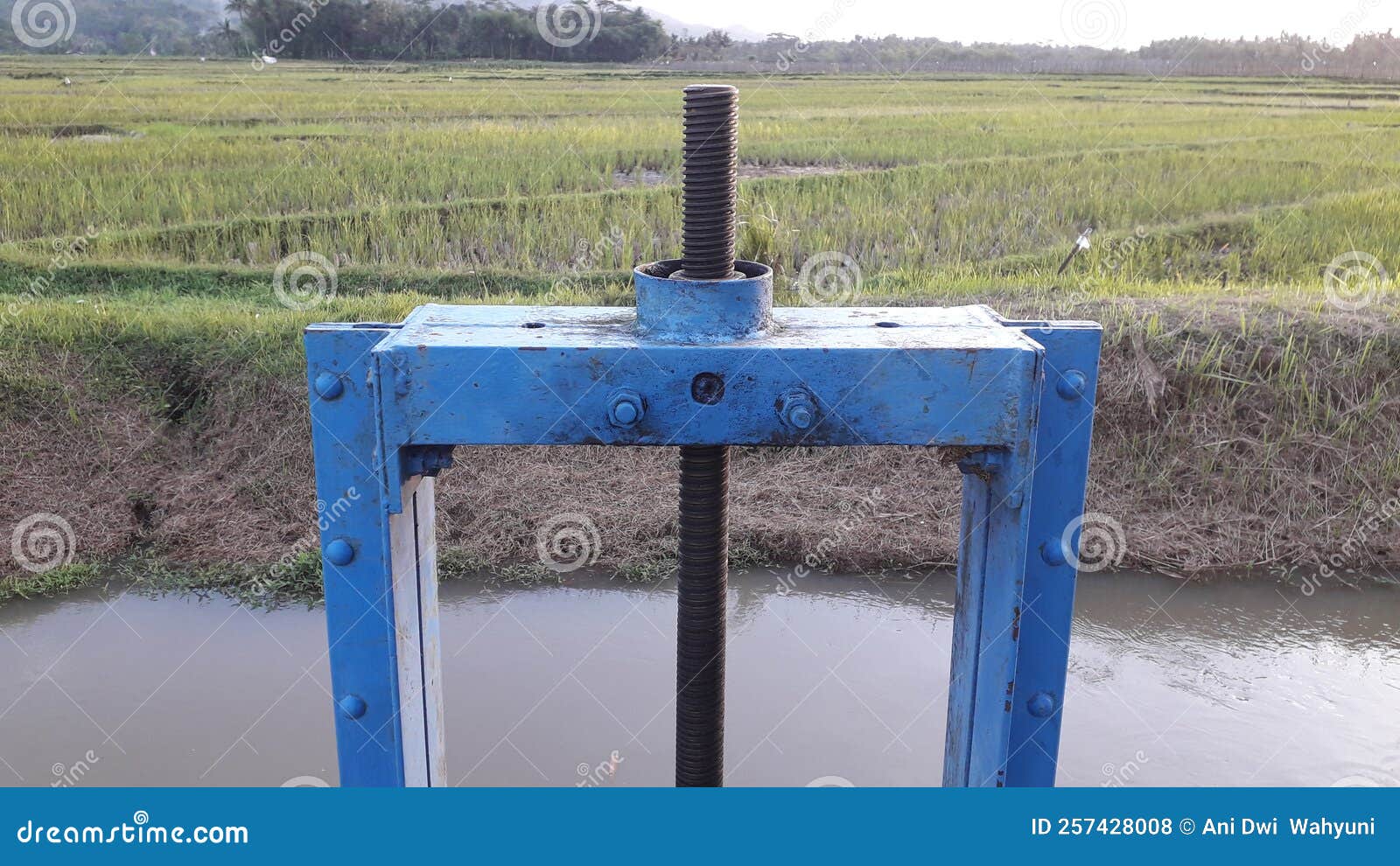 River flow regulator stock photo. Image of iron, pengatur - 257428008