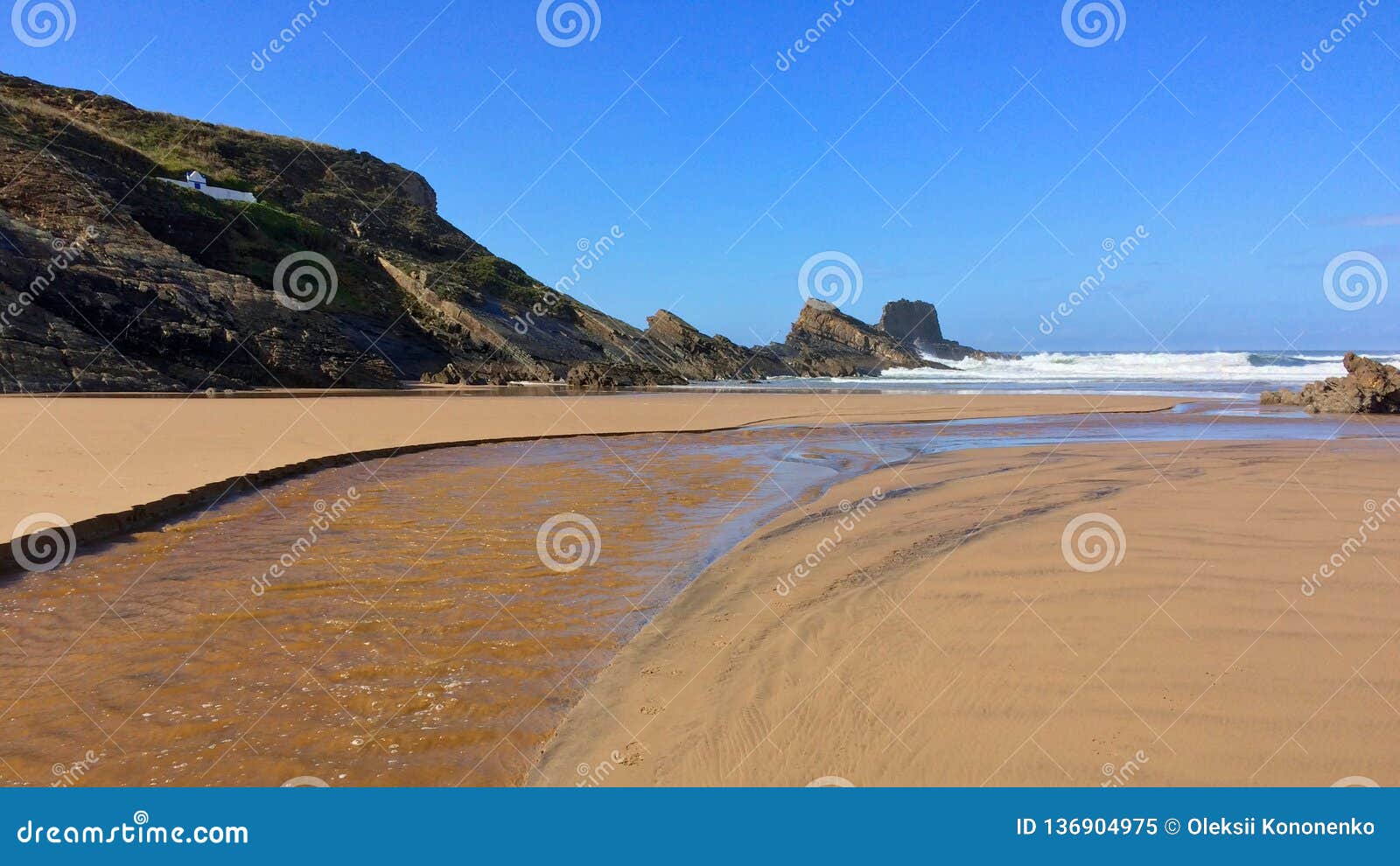 River Flows into the Ocean, Stream Flows To the Sea, Sandy River Stock ...