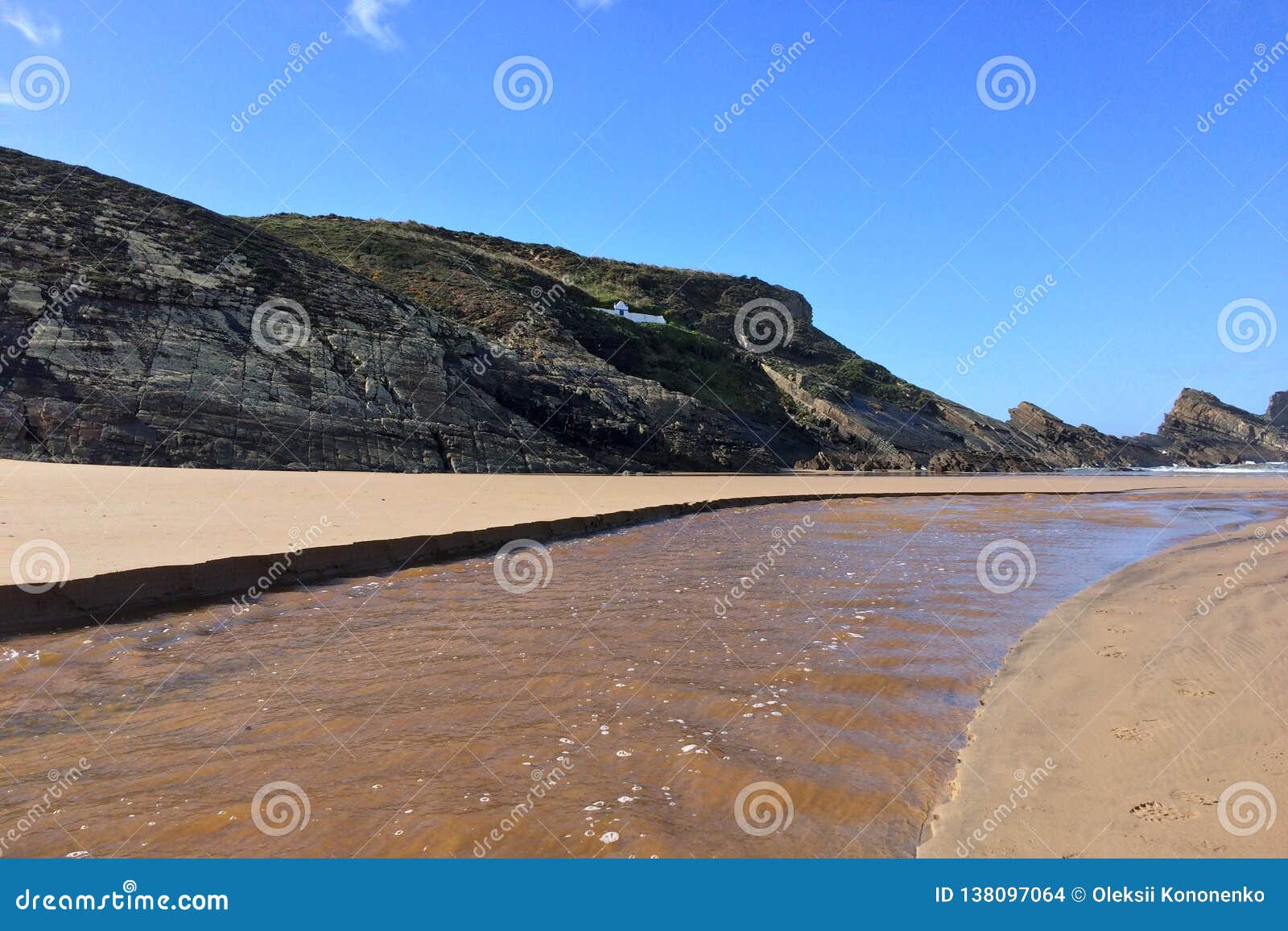 River Flows into the Ocean, Stream Flows To the Sea, Sandy River Stock ...