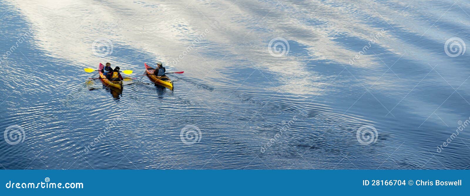 Family River Kayaking on Oregon Waterway Editorial Stock Image - Image ...