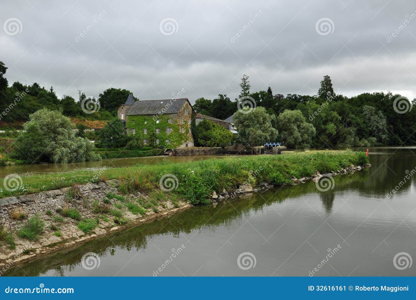 River Mayenne, France stock image. Image of land, overcast - 32616161