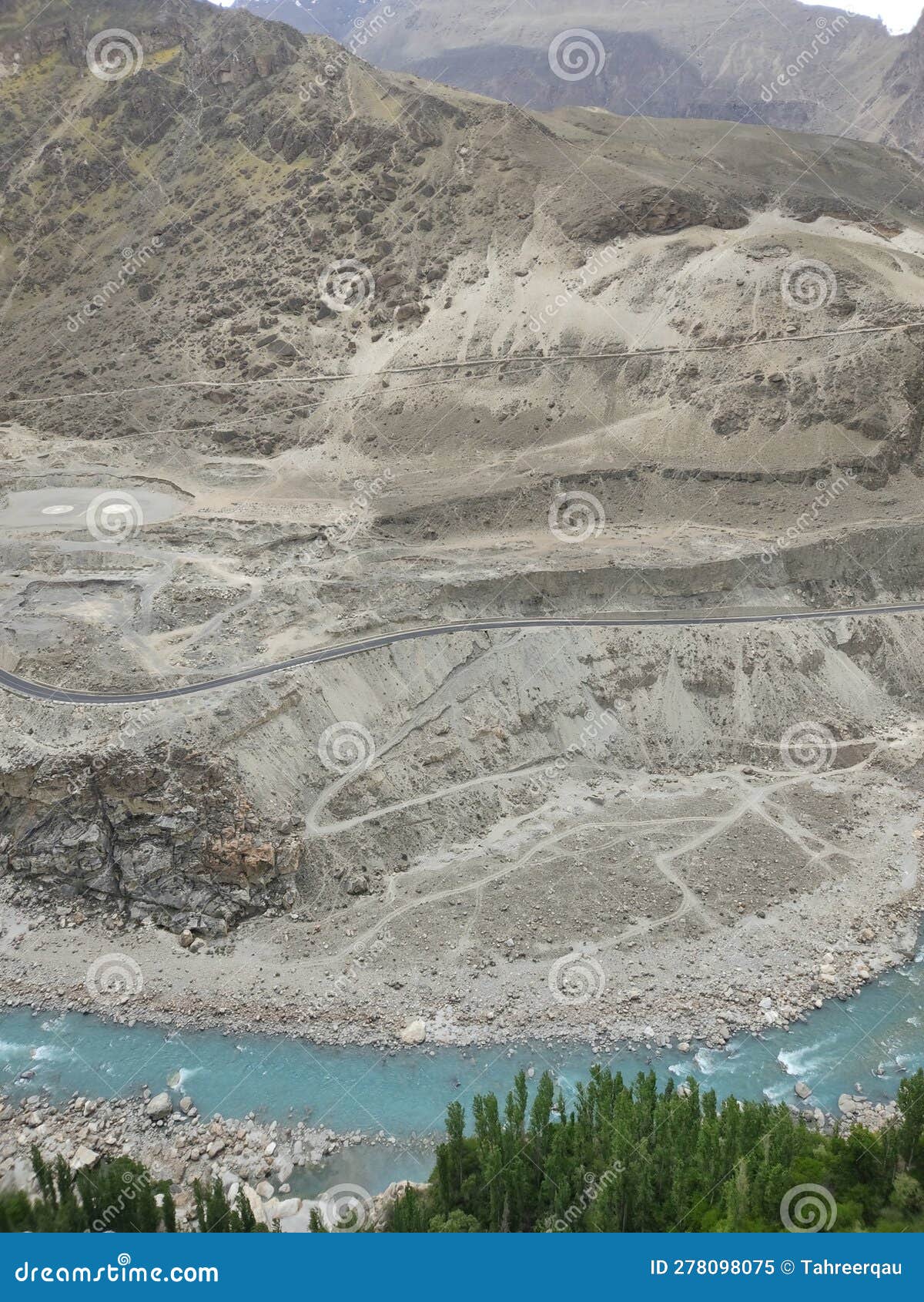 River and Road, Parallel To Eachother Stock Image - Image of wadi, snow ...