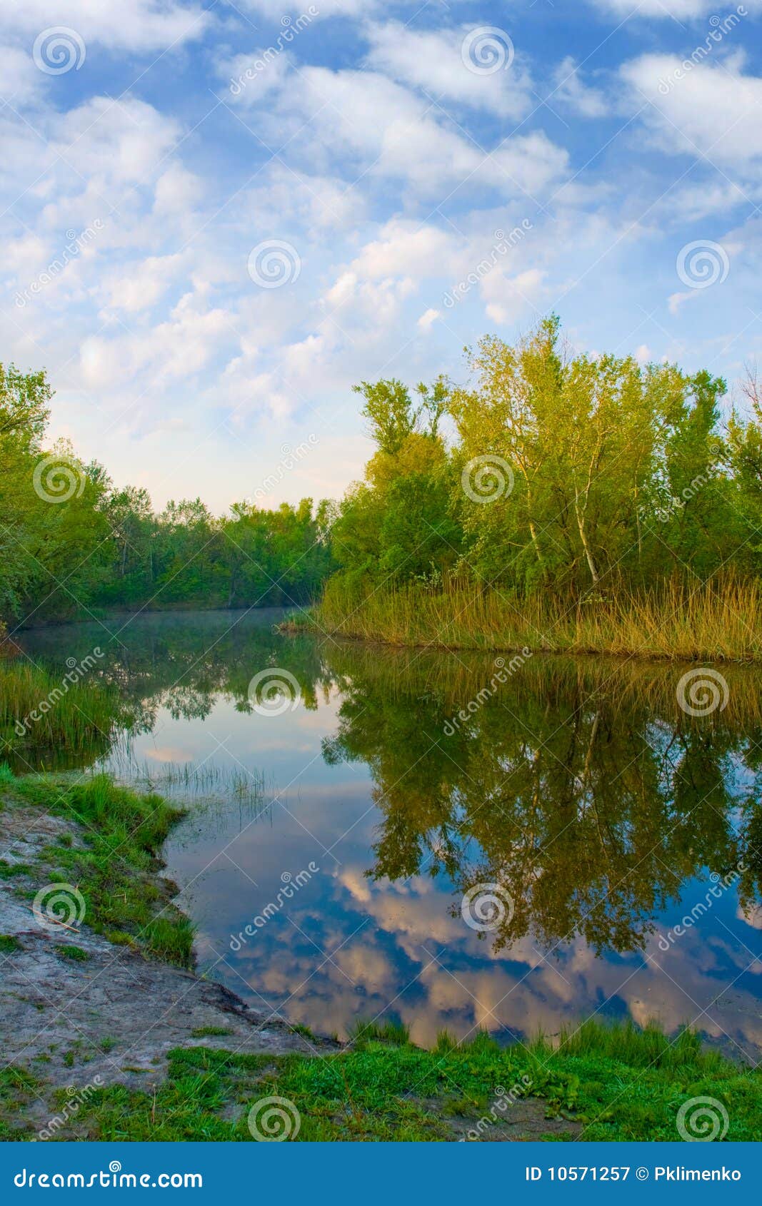 River scene at morning stock image. Image of haze, cloudscape - 10571257