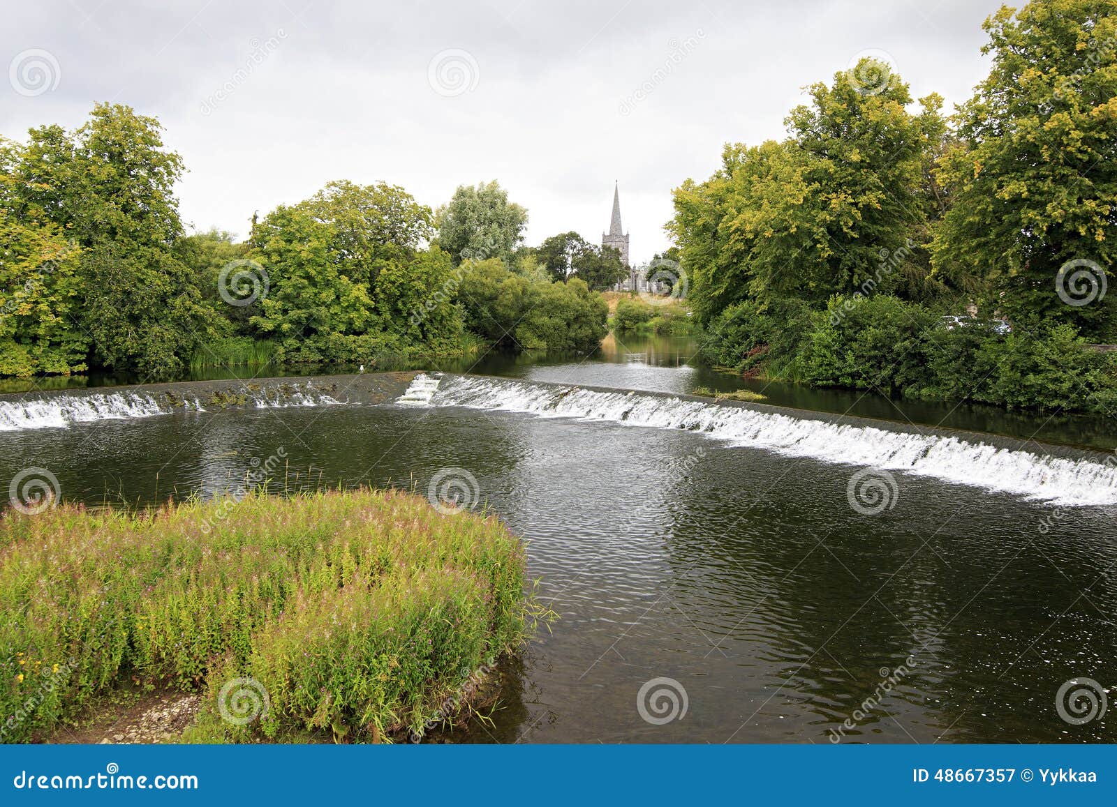 River Suir in the City Cahir. Stock Image - Image of castle, structure ...