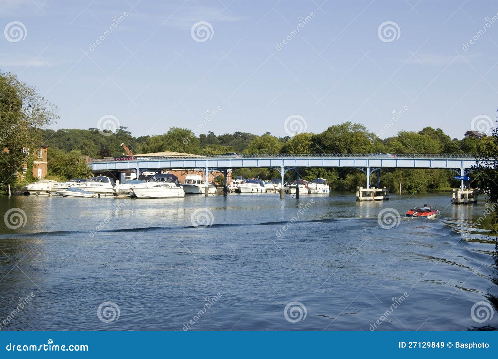 River Thames at Cookham, Berkshire Stock Image - Image of thames ...