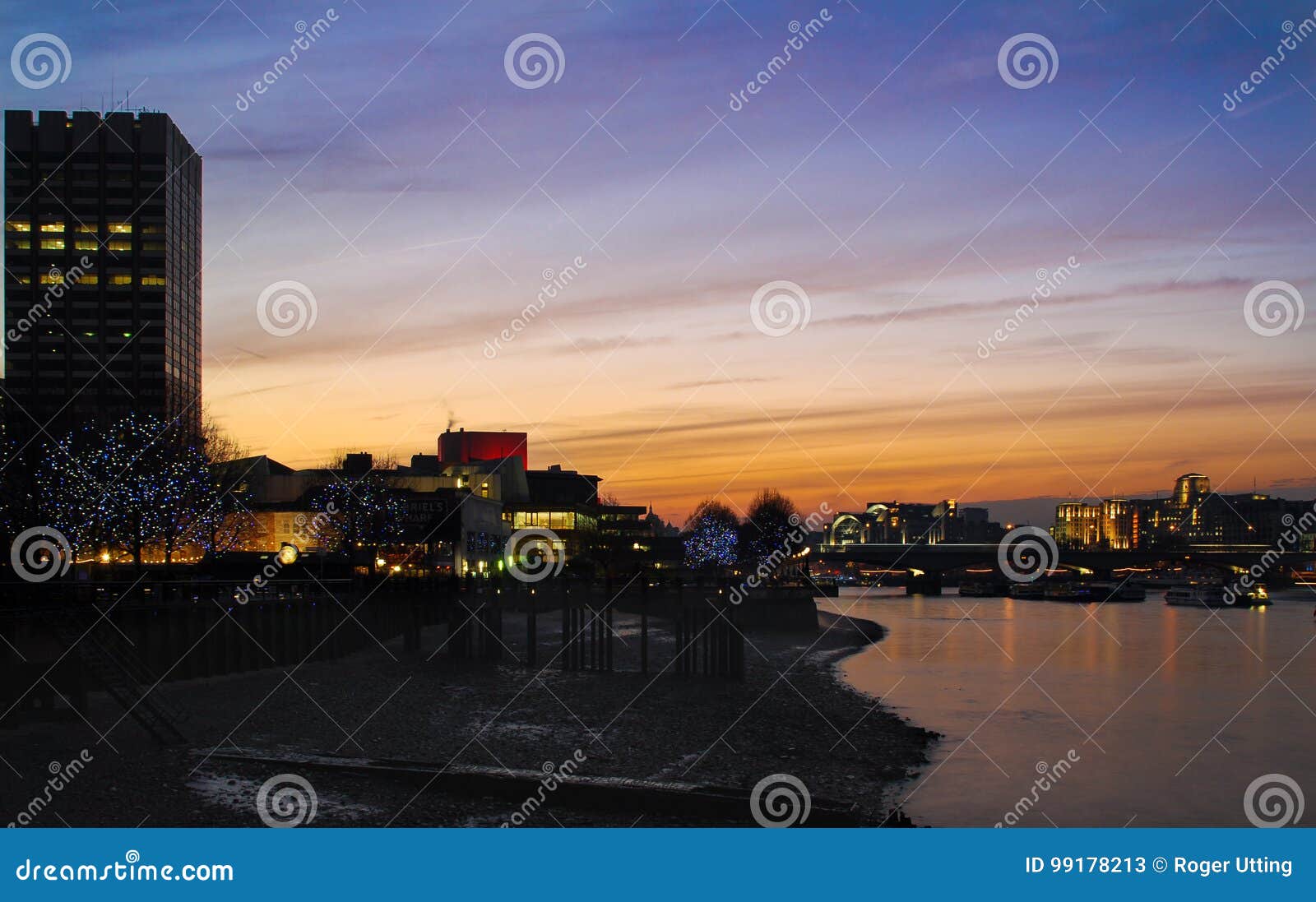 River Thames night shot stock image. Image of sunsetn - 99178213
