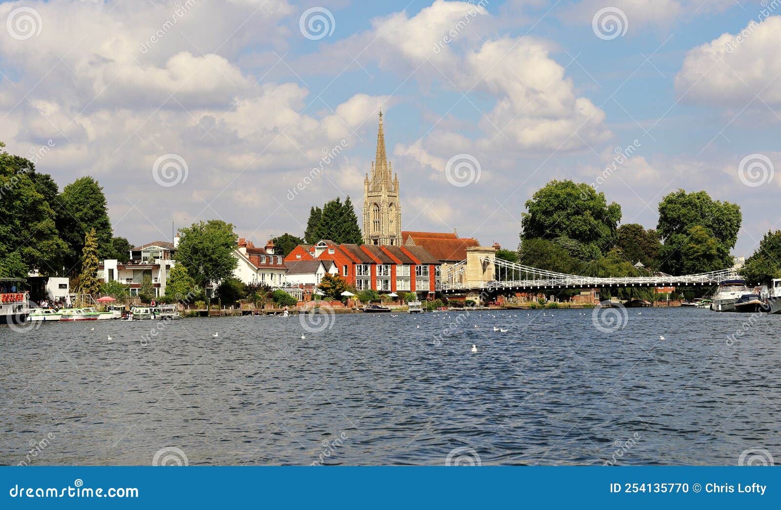 The River Thames at Marlow in England Stock Photo - Image of birds ...