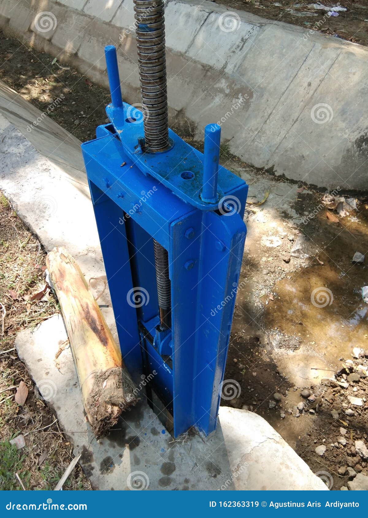 River Water Flow Regulators in Irrigation Dams Stock Image - Image of ...