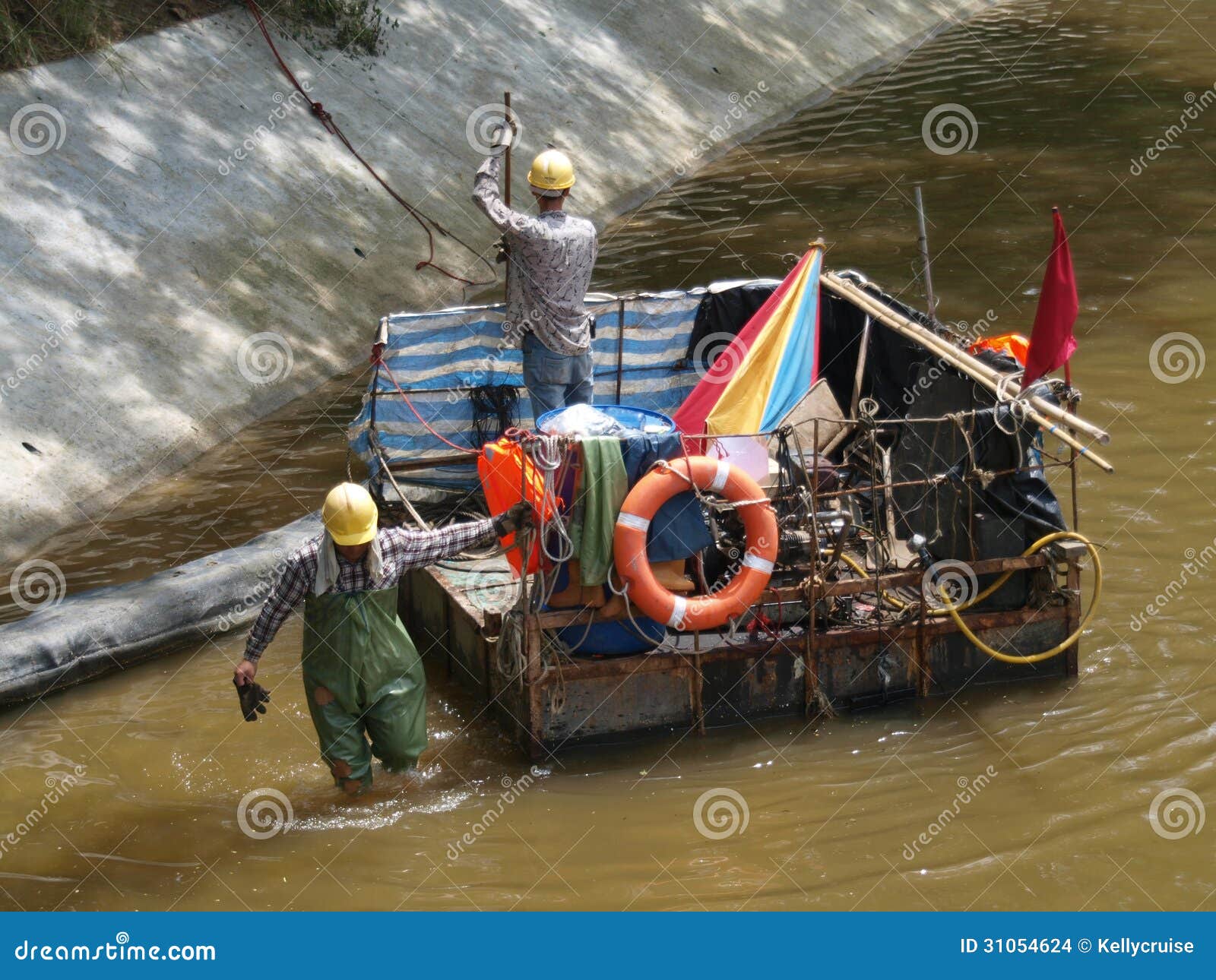 River workers editorial stock image. Image of china, workers - 31054624