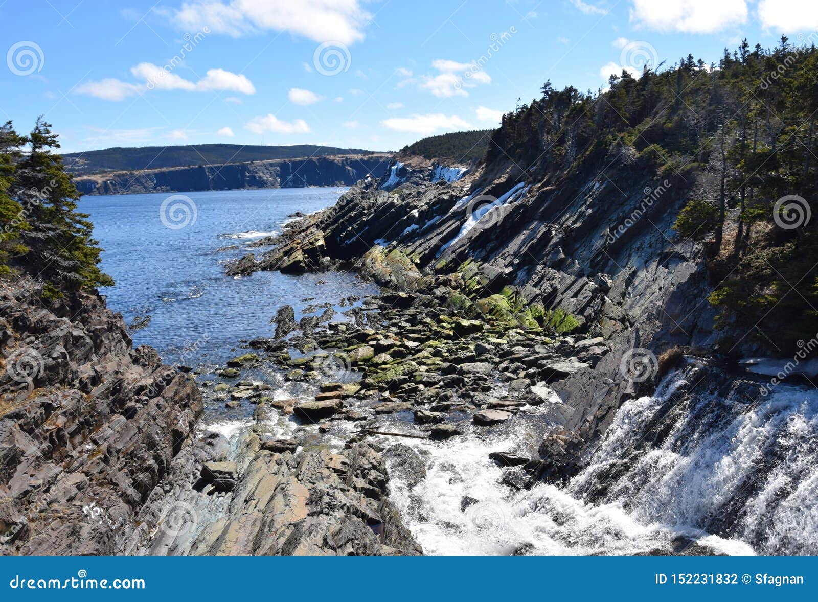 Riverbed and Ocean Along the Silver Mine Head Path Stock Photo - Image ...