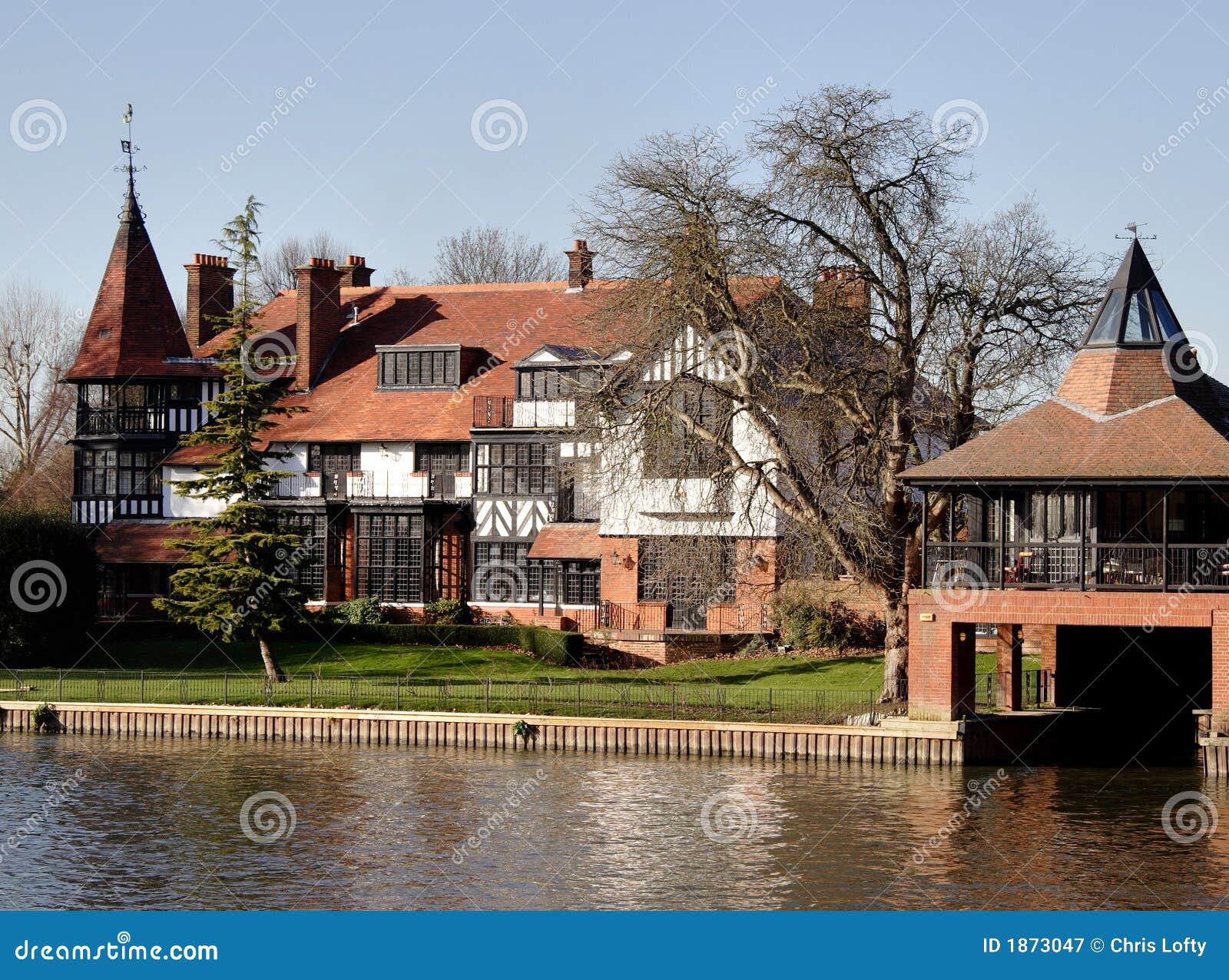 Riverside House stock image. Image of wealth, craftsmanship - 1873047