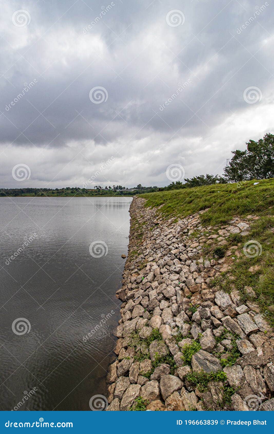 Riverside Pathway, Riverbank Stock Image - Image of cliff, reservoir ...