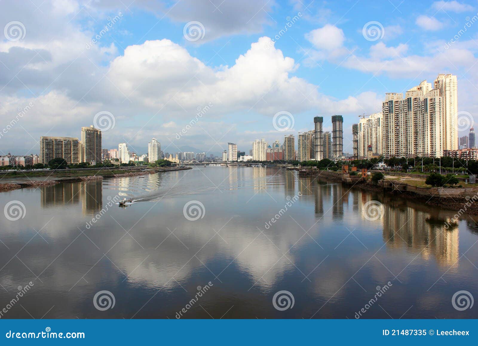 Riverside scenery stock image. Image of sunny, dock, pure - 21487335
