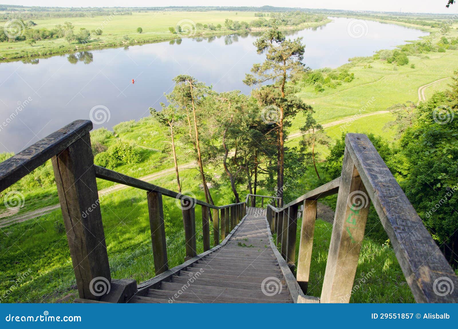 Rivier Nemunas in Litouwen Dichtbij Heuvel Rambynas Stock Afbeelding ...