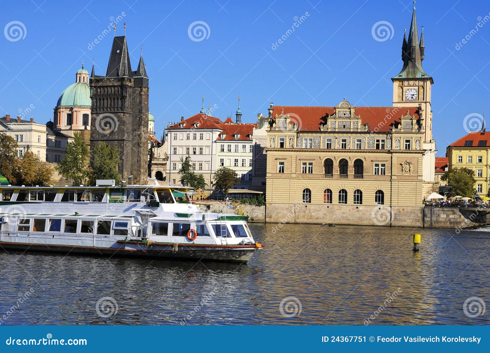 Rivier Vltava En Stad Van Praag. Europa. Stock Afbeelding - Image of ...