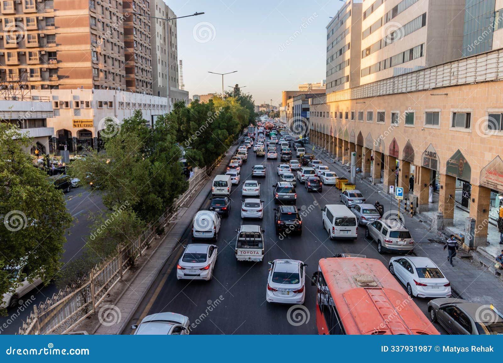 Riyadh Saudi Arabia November 29 2021 : a Estrada Al Bataa Em Riyadh ...