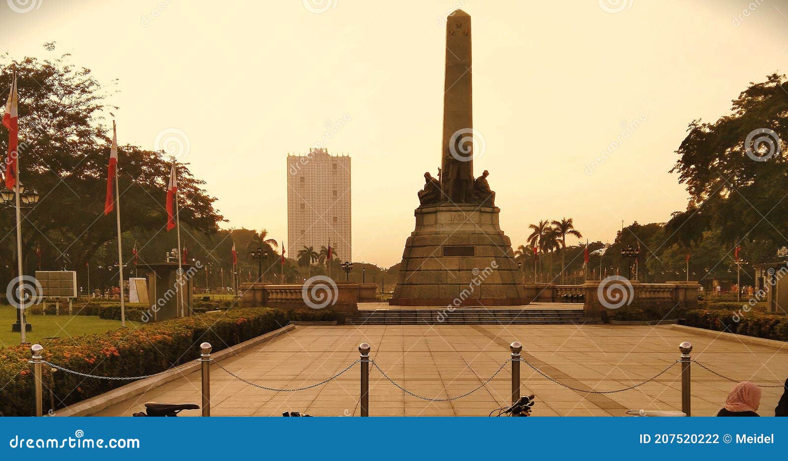 The Rizal Monument in Luneta Park Editorial Photography - Image of ...