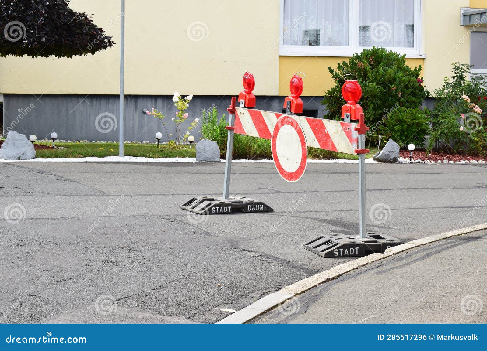 Road Block with No Entry Sign Stock Photo - Image of lane, scene: 285517296
