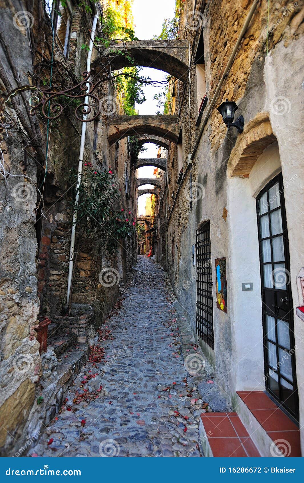 Road in Bussana Vecchia stock photo. Image of ghost, historic - 16286672