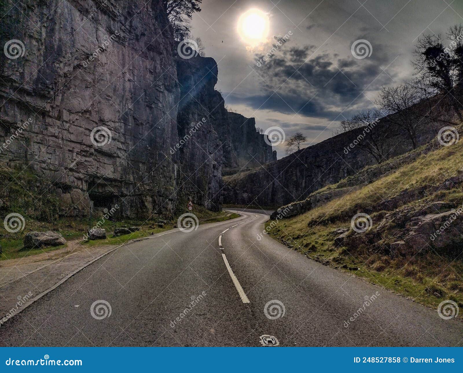 The Road through Cheddar Gorge Stock Photo - Image of gorge, landscape ...