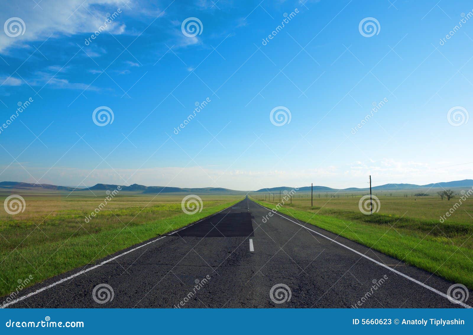 Road, Clouds and the Blue Sky Stock Image - Image of race, freeway: 5660623