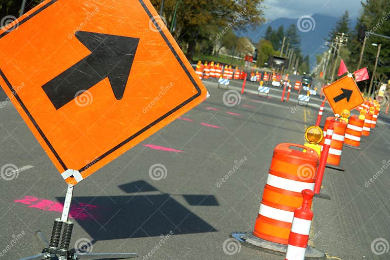 Road Construction Signs Arrow Stock Image - Image of right, sign: 5082187