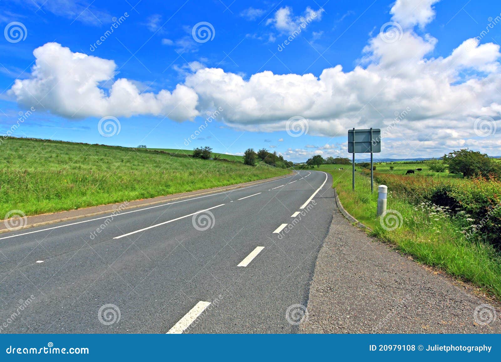 A road in the countryside stock photo. Image of outdoor - 20979108