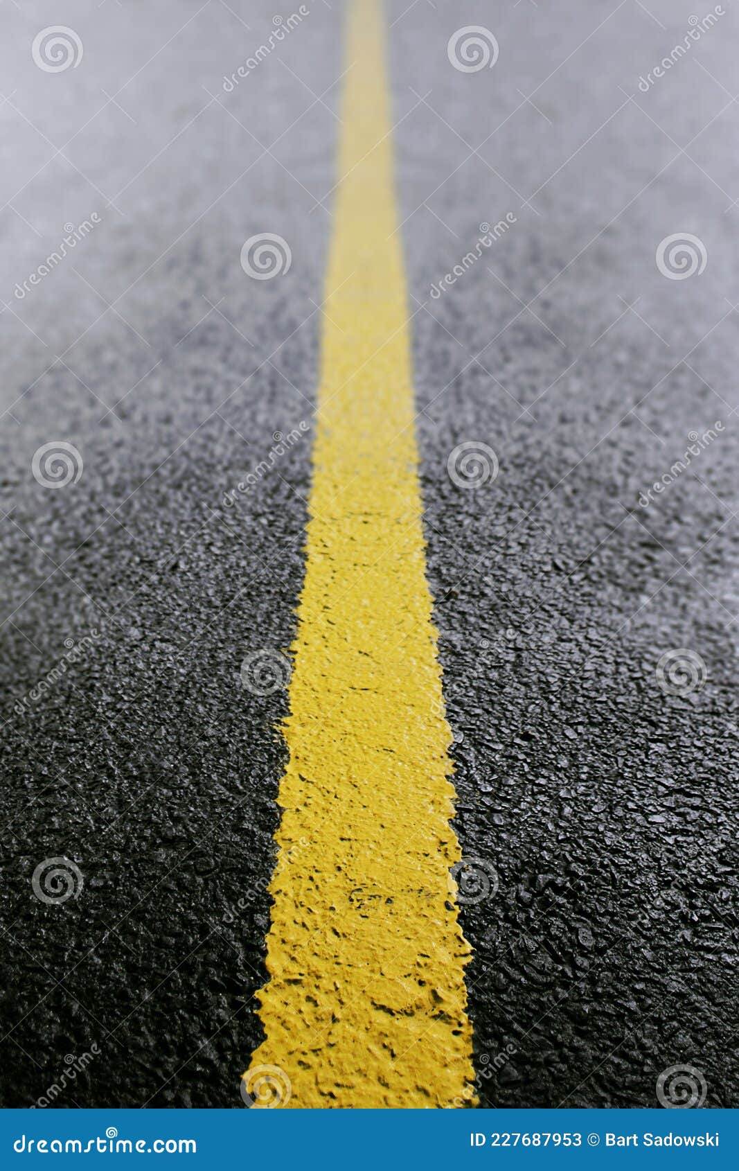 Road Detail of Single Yellow Line Stock Image - Image of line, detail ...